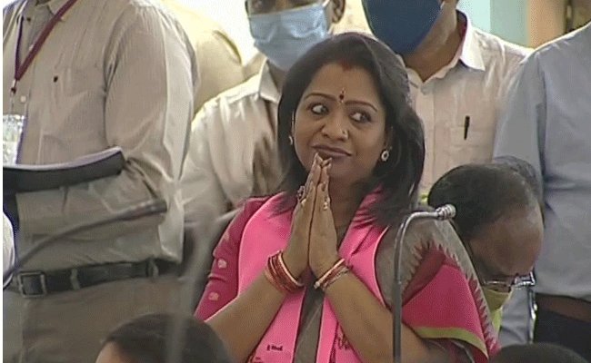 Big shock for BRS as Hyd Mayor decides to join Cong - Great Andhra